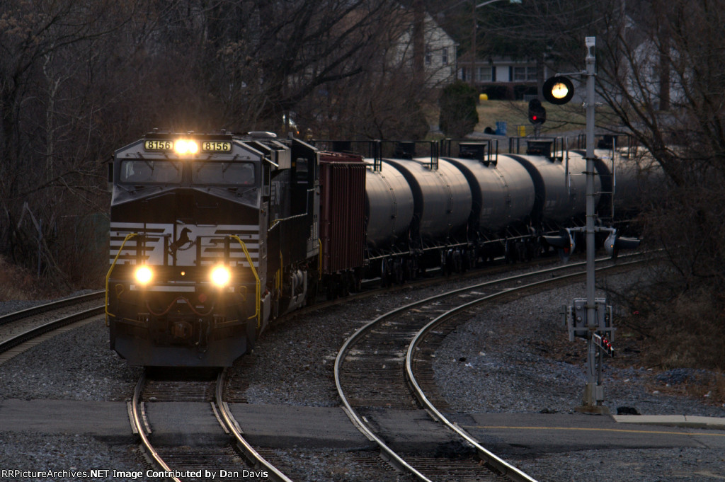NS ES44AC 8156 leads 65W with the YPCA-05 Crew